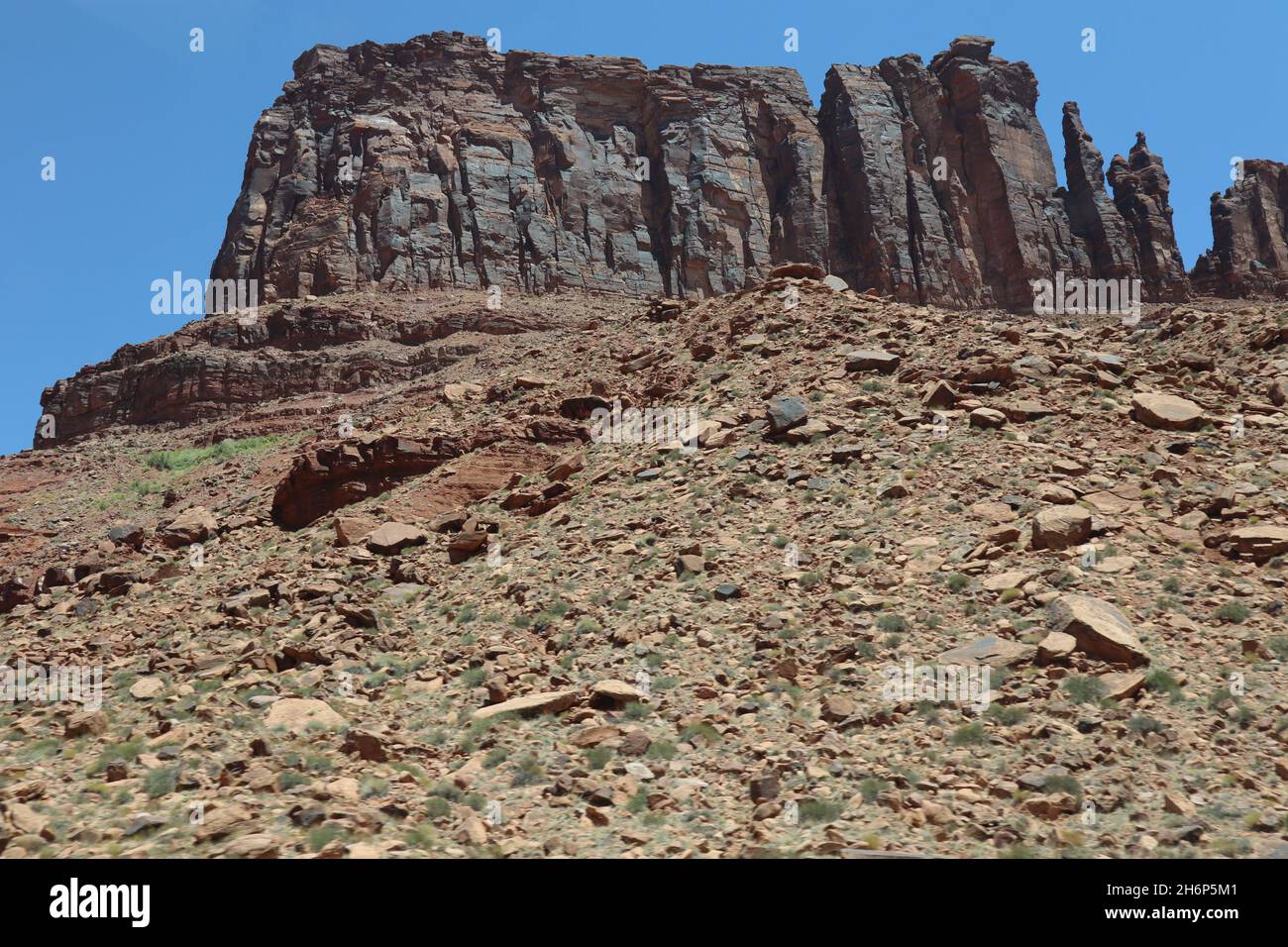 Breathtaking view of layered rugged red rock landscape in Capitol Reef ...