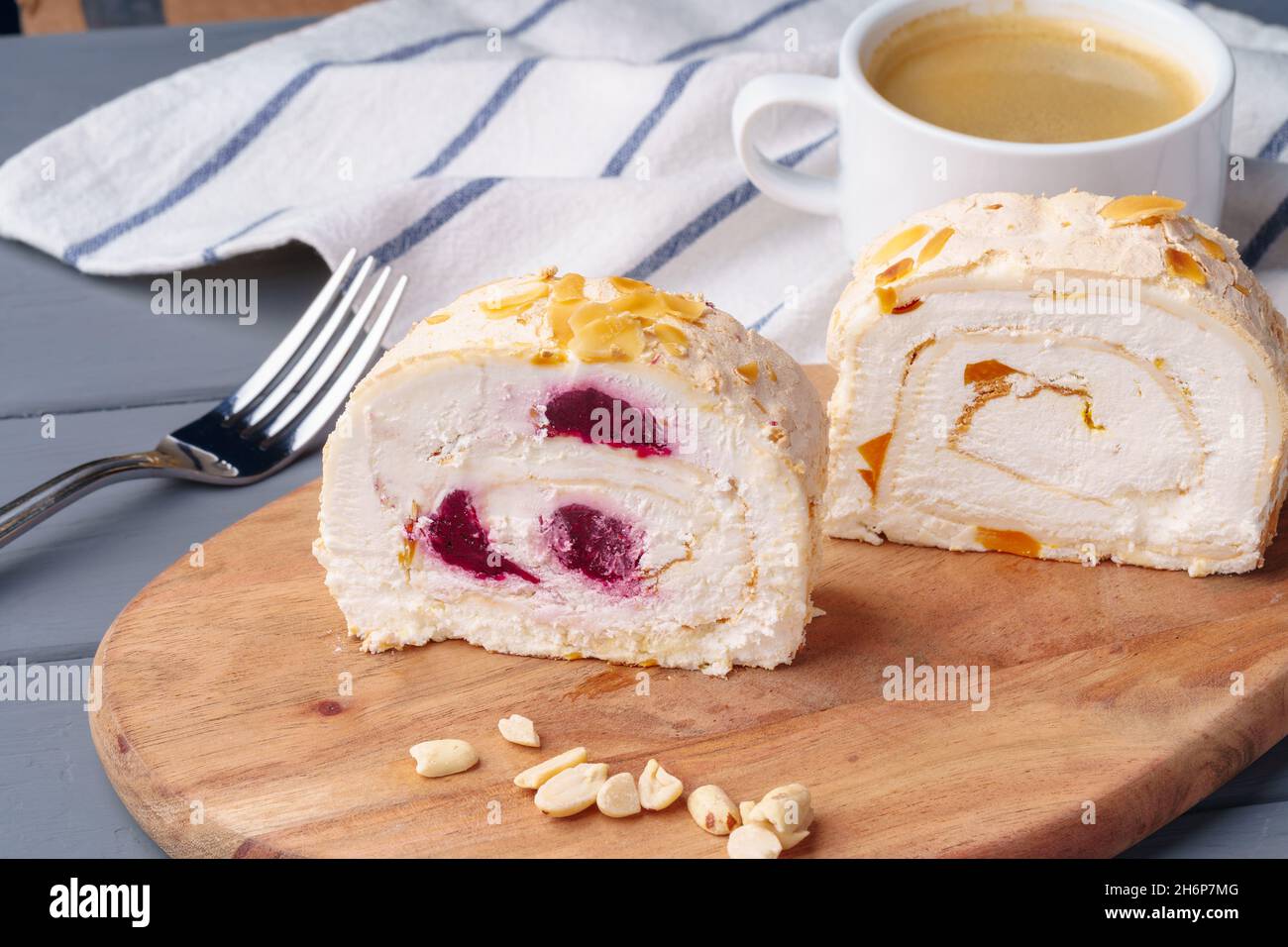Biscuit roulade hi-res stock photography and images - Alamy