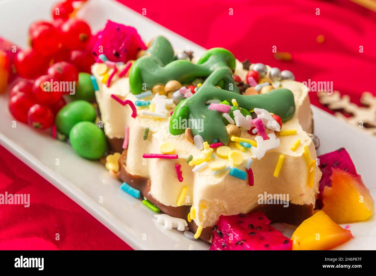 Ice cream tree hi-res stock photography and images - Alamy