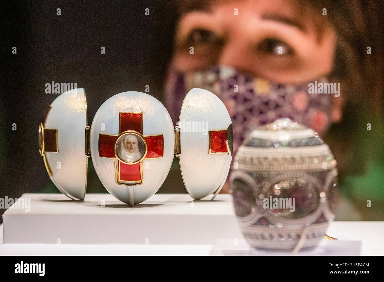 London, UK. 17th Nov, 2021. The red cross with triptych egg 1915 - Fabergé in London: Romance to ...