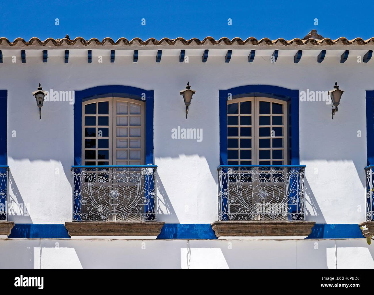 Facade colonial hi-res stock photography and images - Alamy