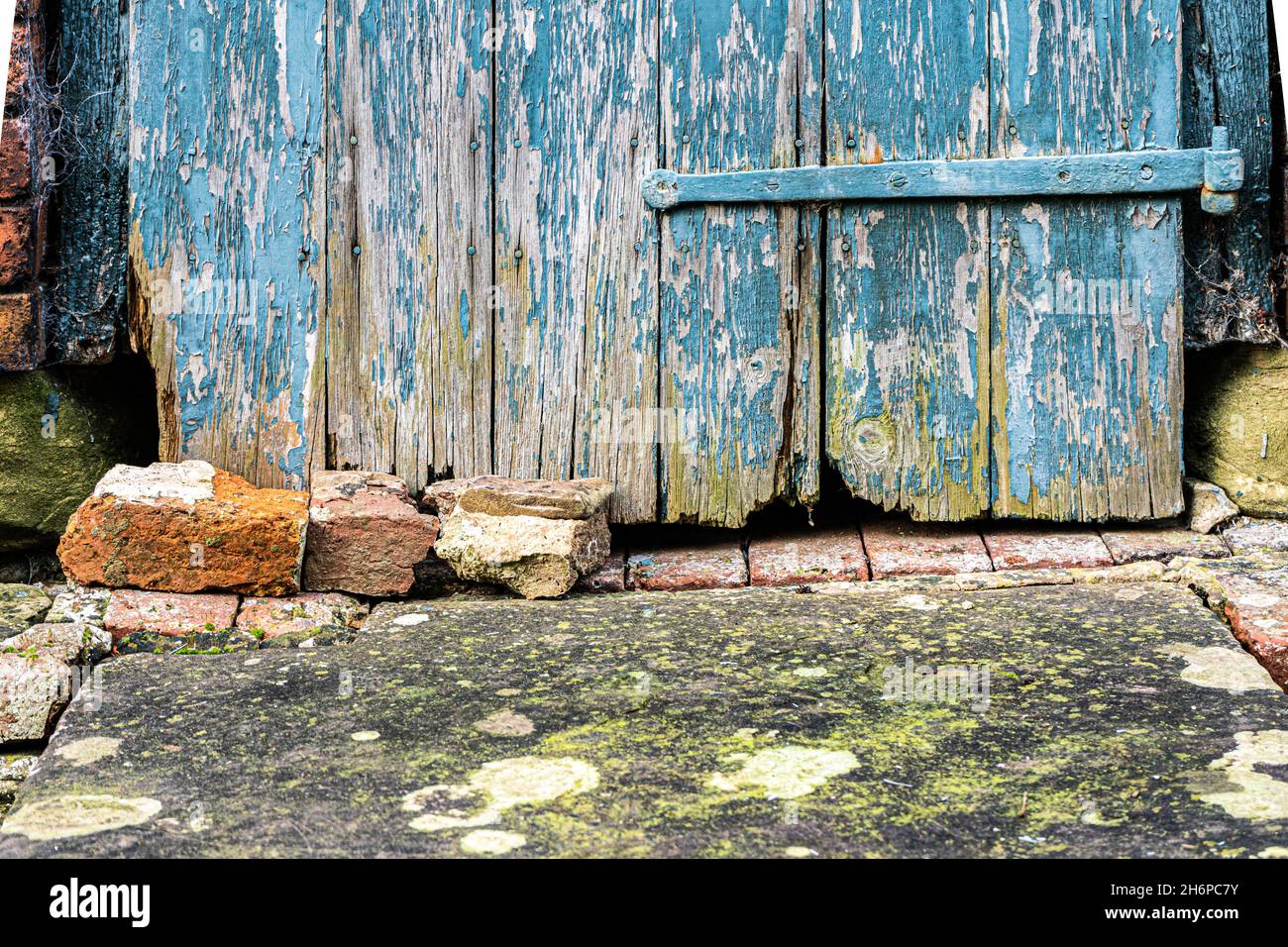 Broken garden gate hi-res stock photography and images - Alamy