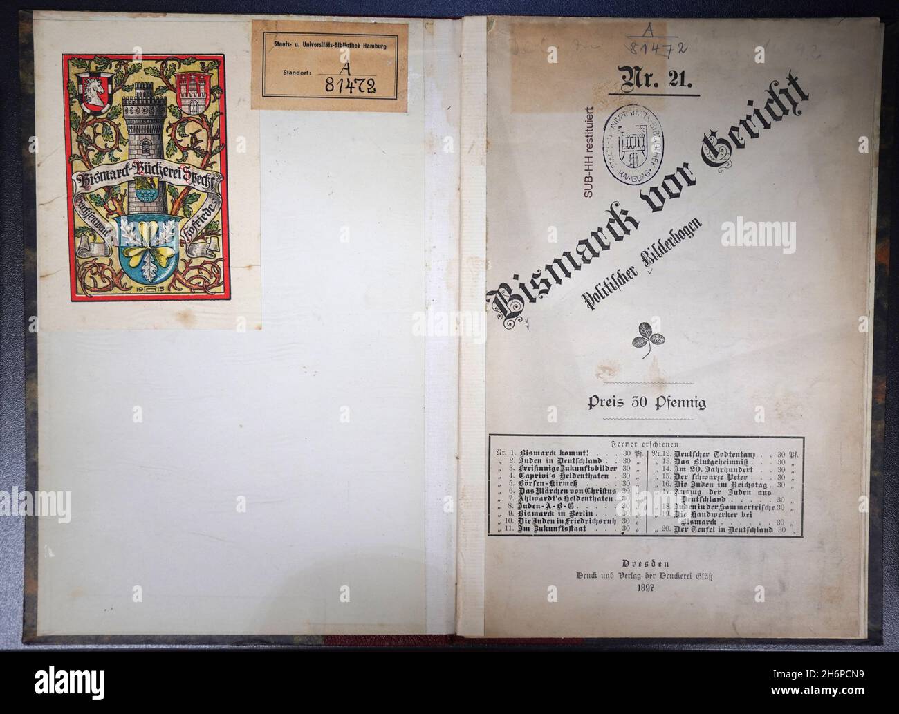 Hamburg, Germany. 17th Nov, 2021. Books from the Specht Bismarck ...