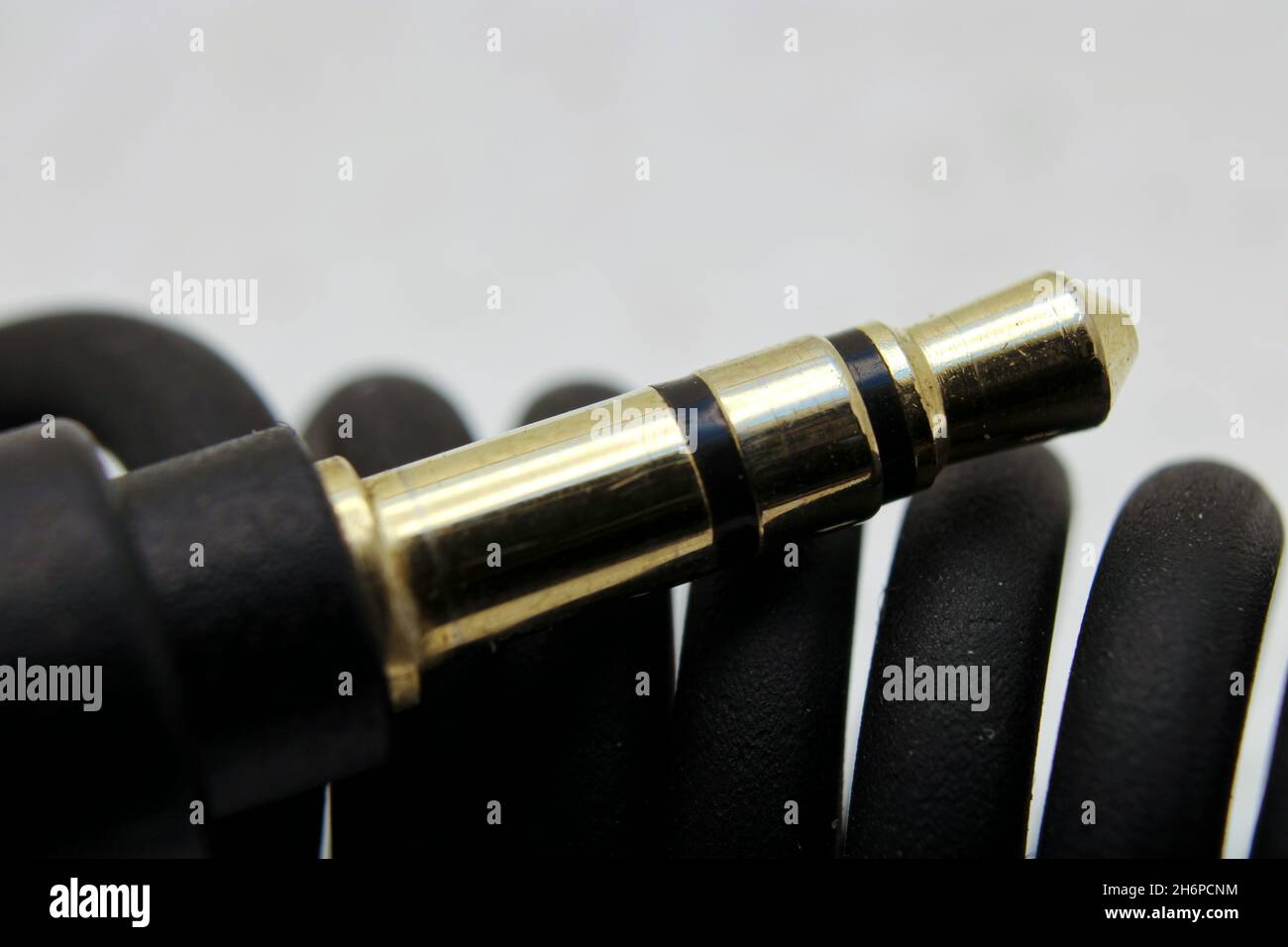 Curled cable hi-res stock photography and images - Alamy