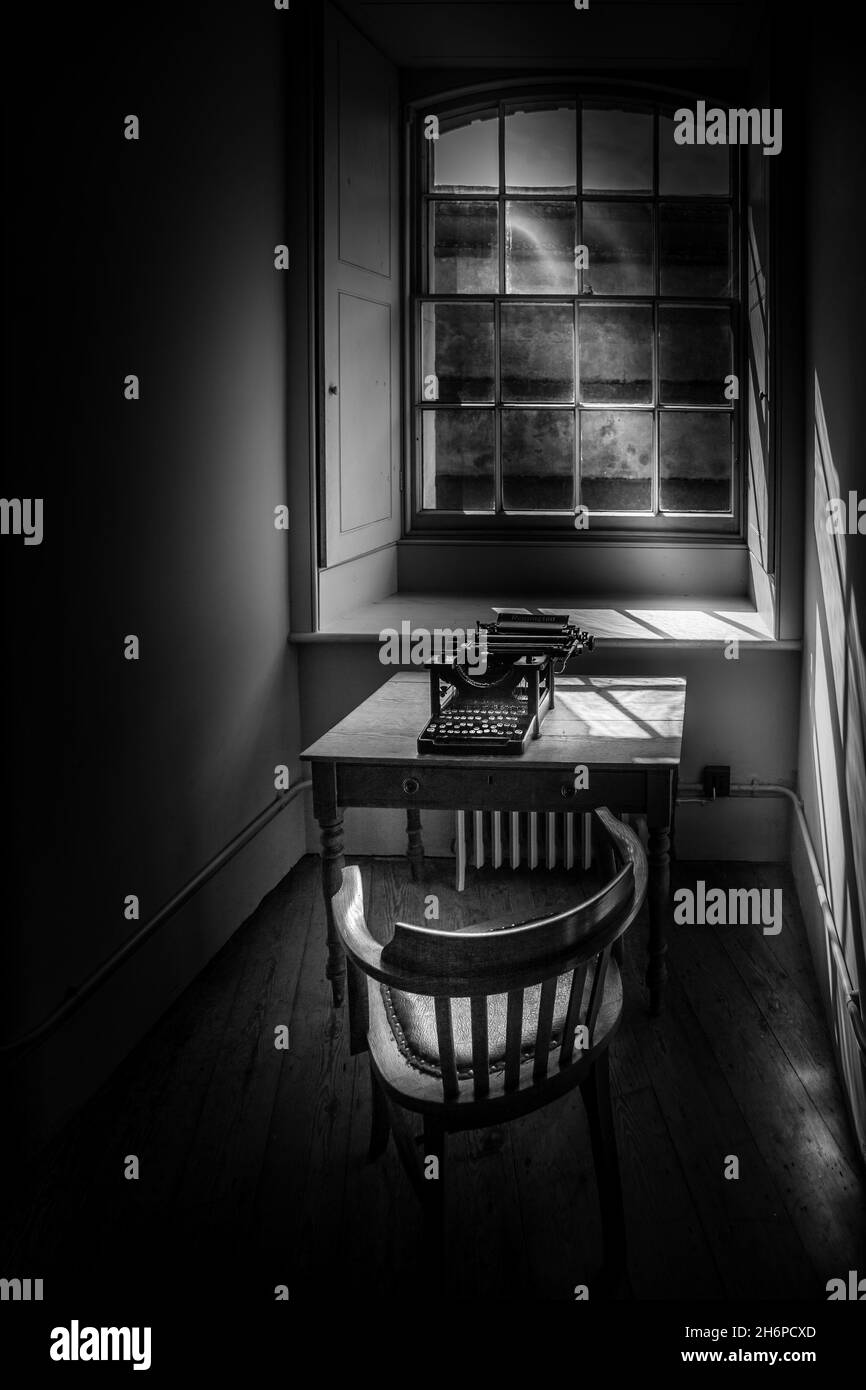 Black office desk Black and White Stock Photos & Images - Alamy