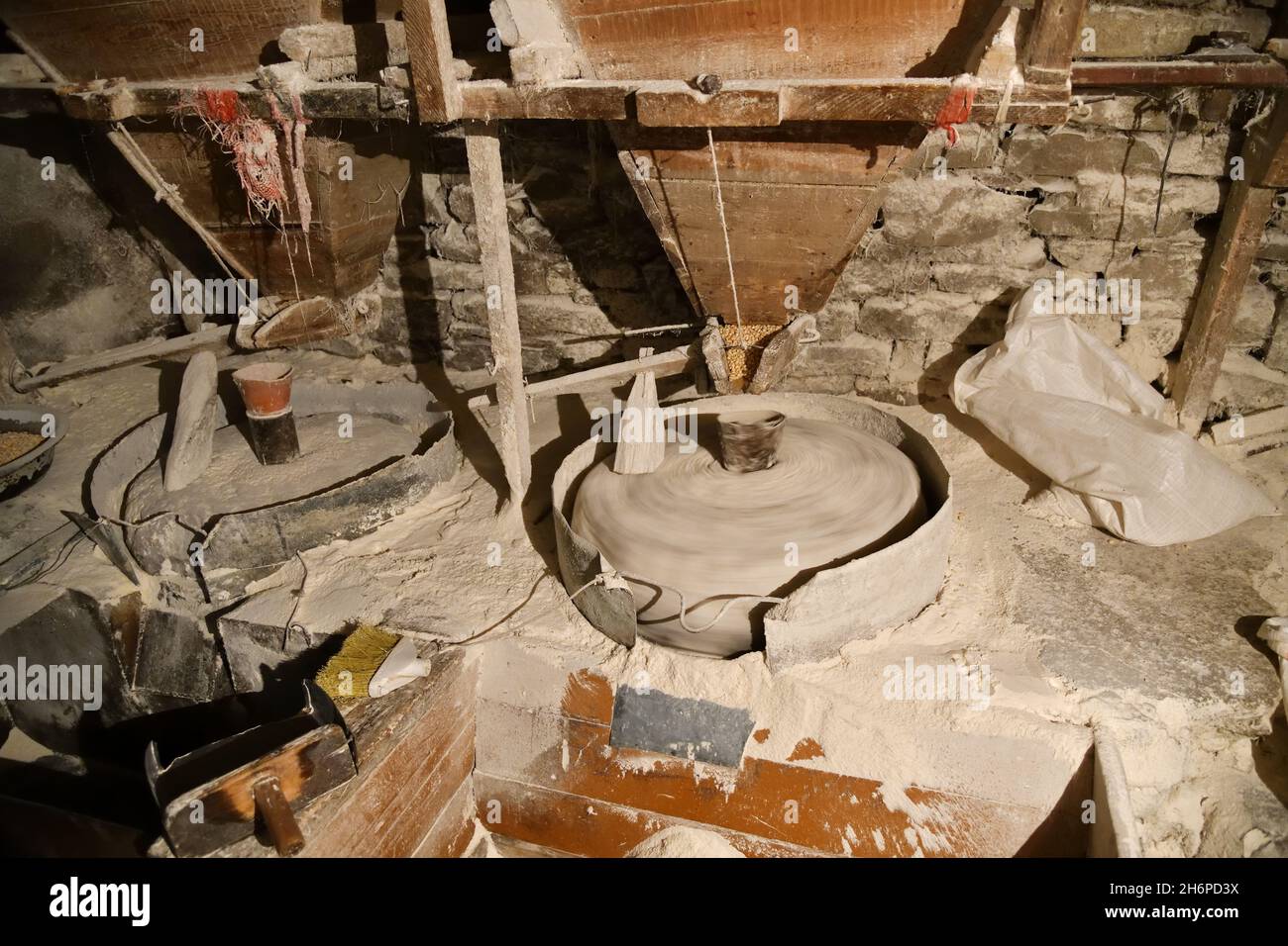 Medieval technology hi-res stock photography and images - Alamy