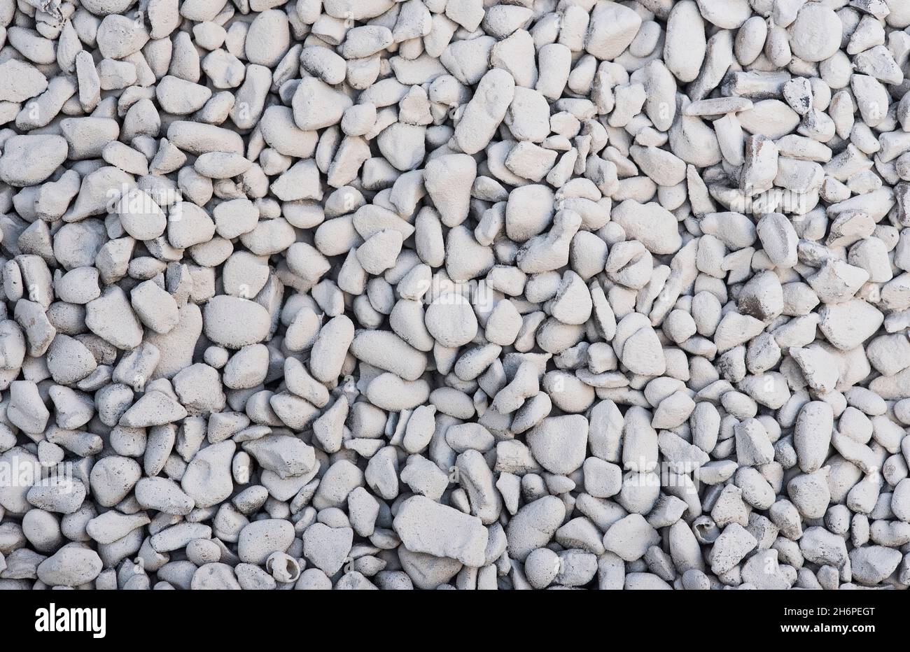 White rock chippings / aggregate background Stock Photo - Alamy