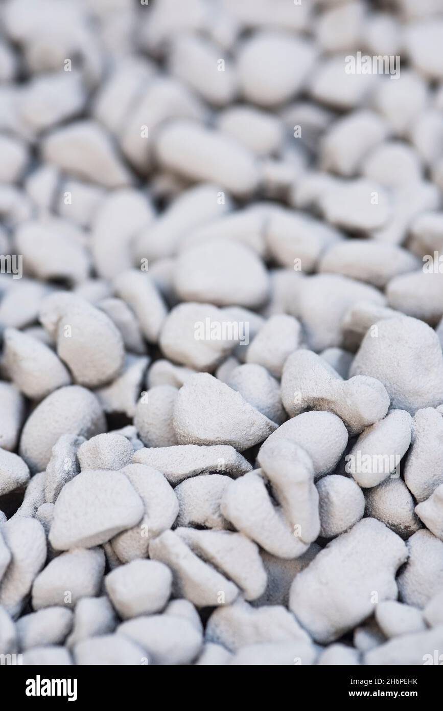 White rock chippings / aggregate background Stock Photo - Alamy