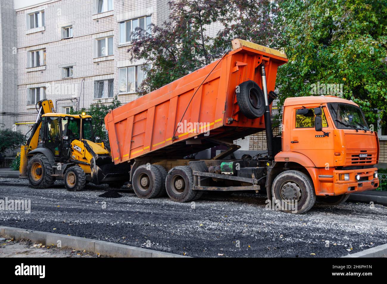 Asphalt in a bucket hi-res stock photography and images - Alamy
