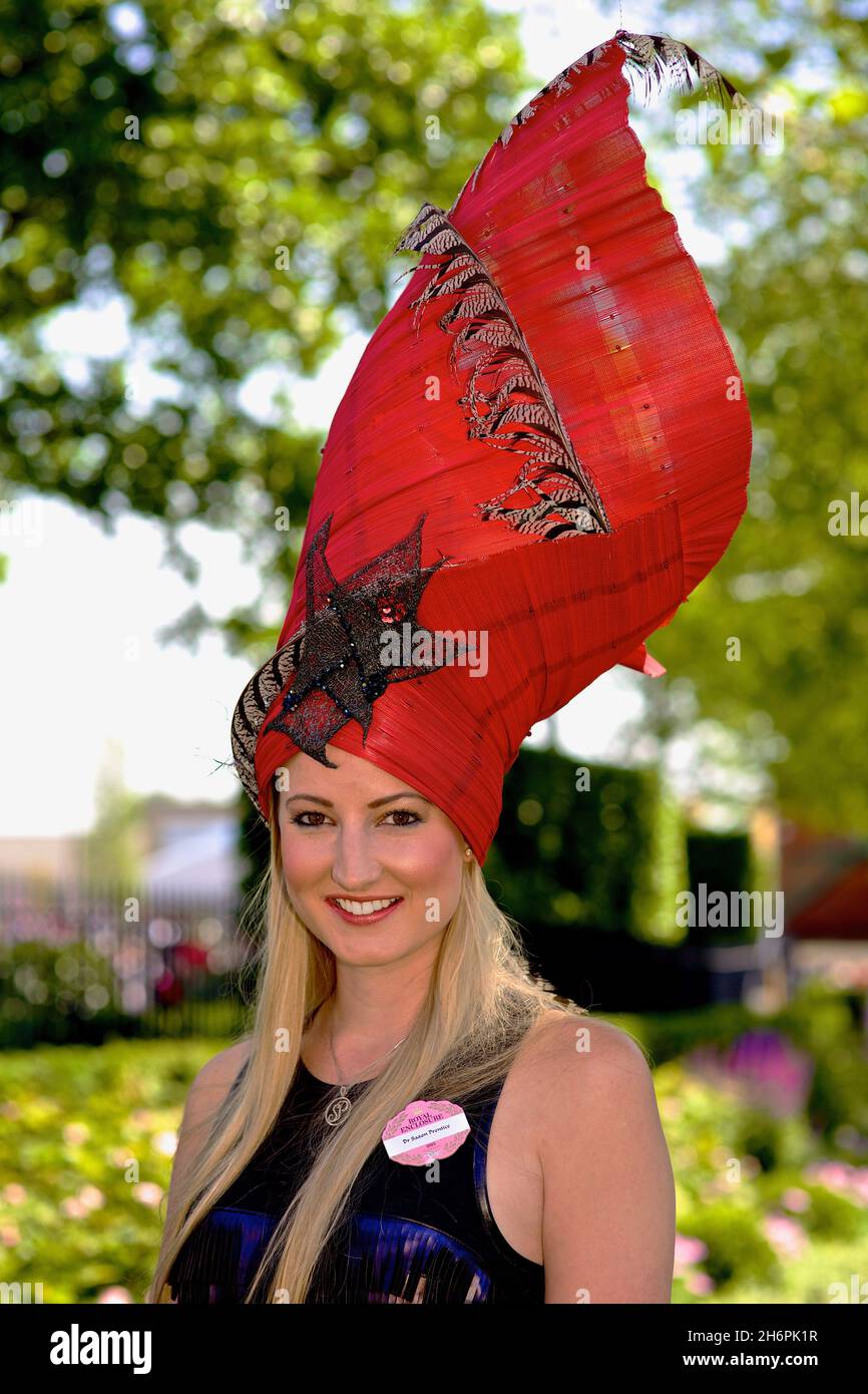 Before she attends the racecourse hi-res stock photography and images ...