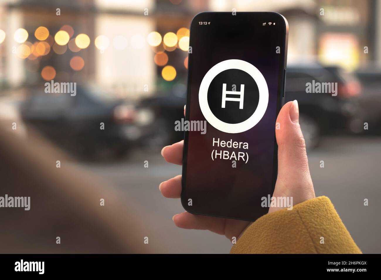 Hbar crypto logo hi-res stock photography and images - Alamy
