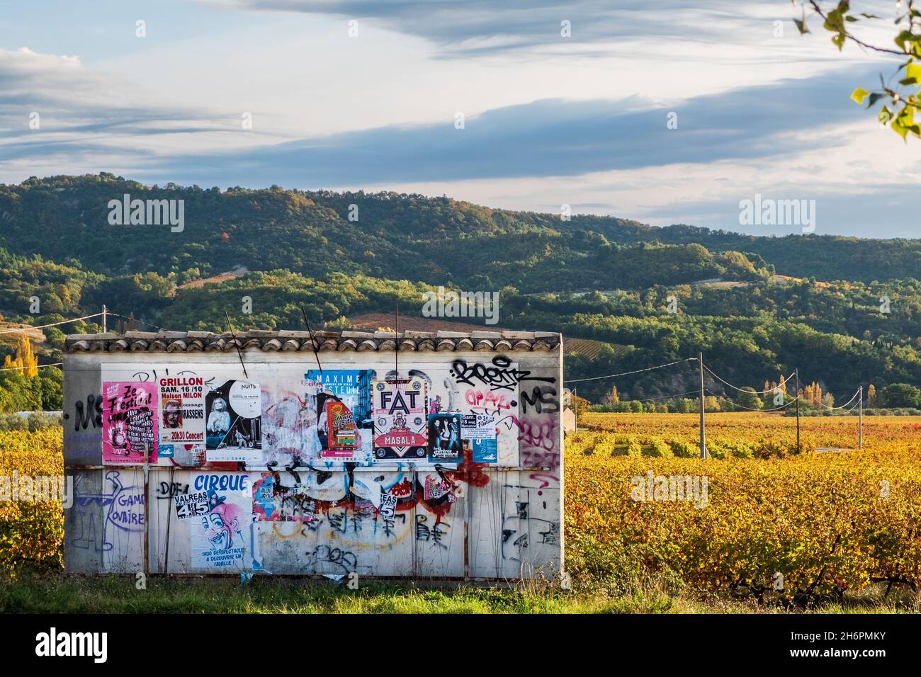 Posters and graffiti hi-res stock photography and images - Alamy