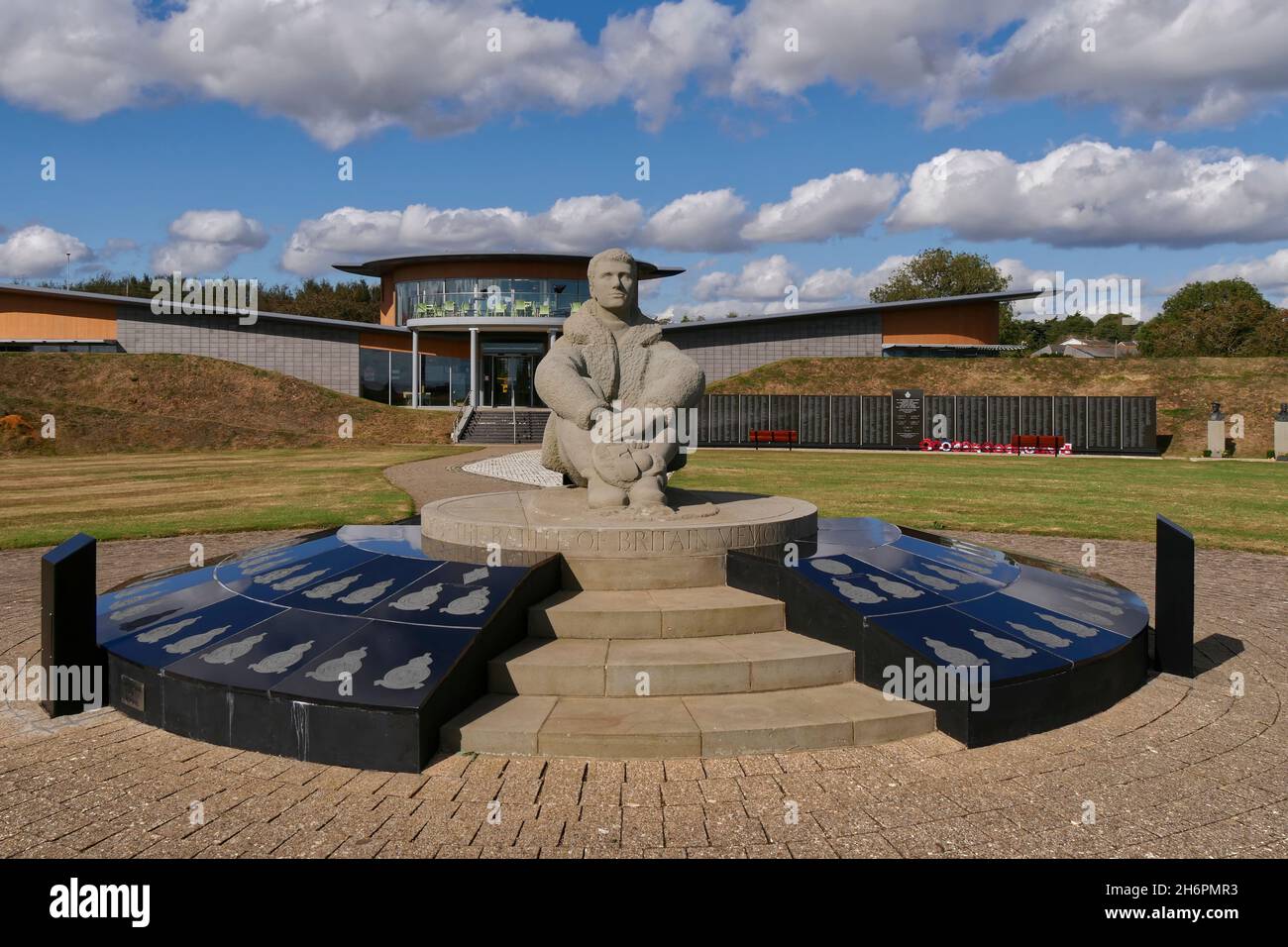 seated pilot statue carved by Harry Gray, Battle of Britain Memorial ...
