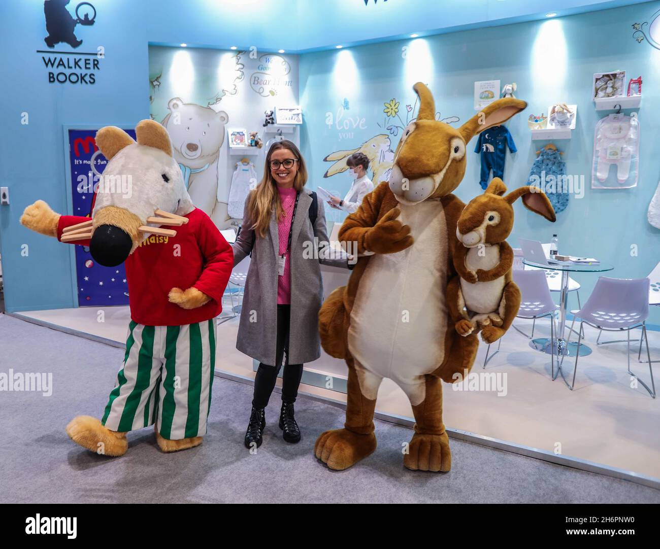 Bluey cartoon hi-res stock photography and images - Alamy