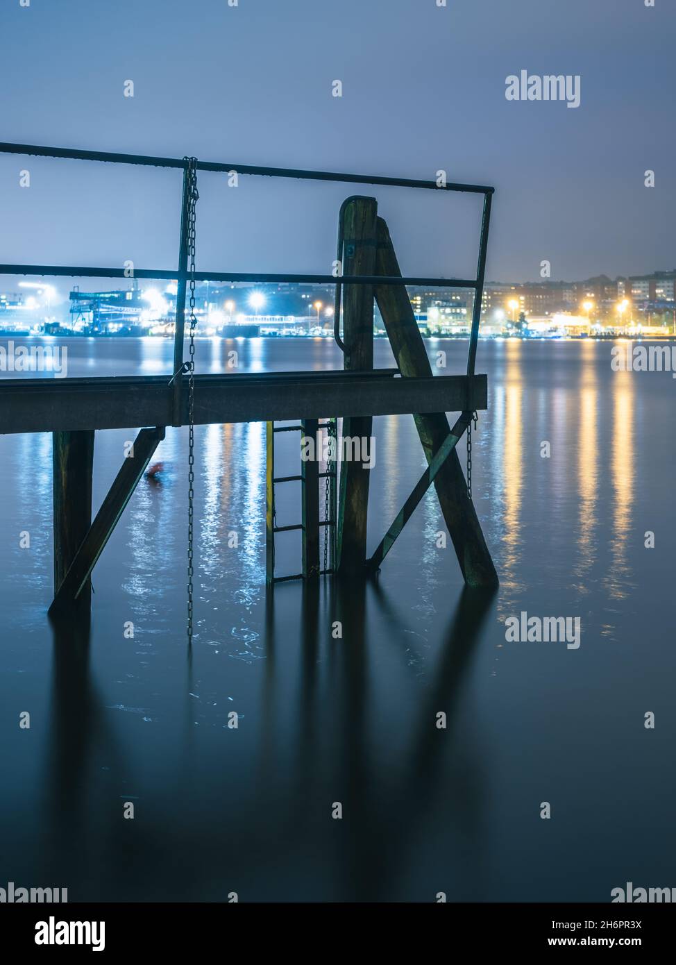 Broken jetty hi-res stock photography and images - Alamy