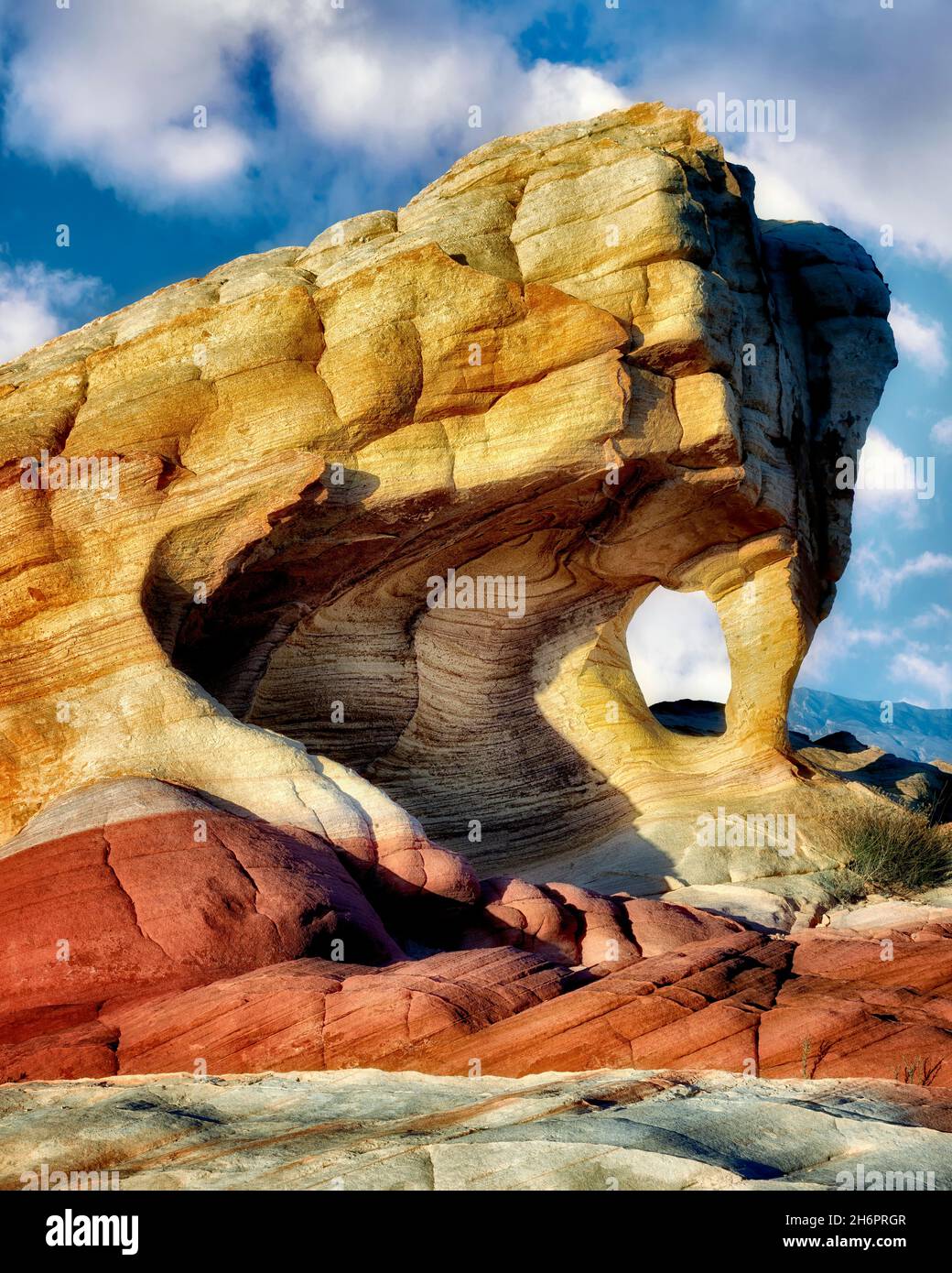 Fire Canyon Arch. Valley of Fire State Park, Nevada Stock Photo - Alamy