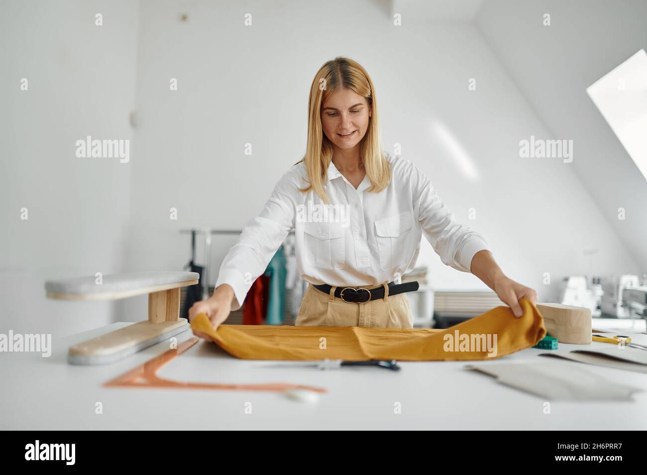 Worker works textile workshop hi-res stock photography and images - Alamy