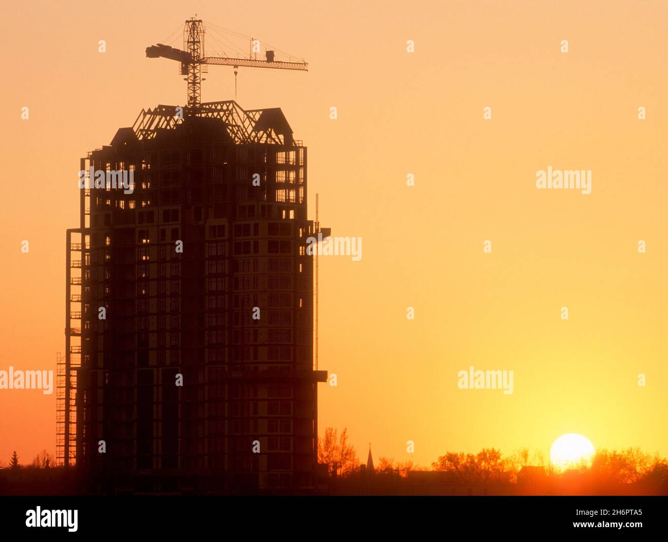 Highrise building under construction Stock Photo - Alamy