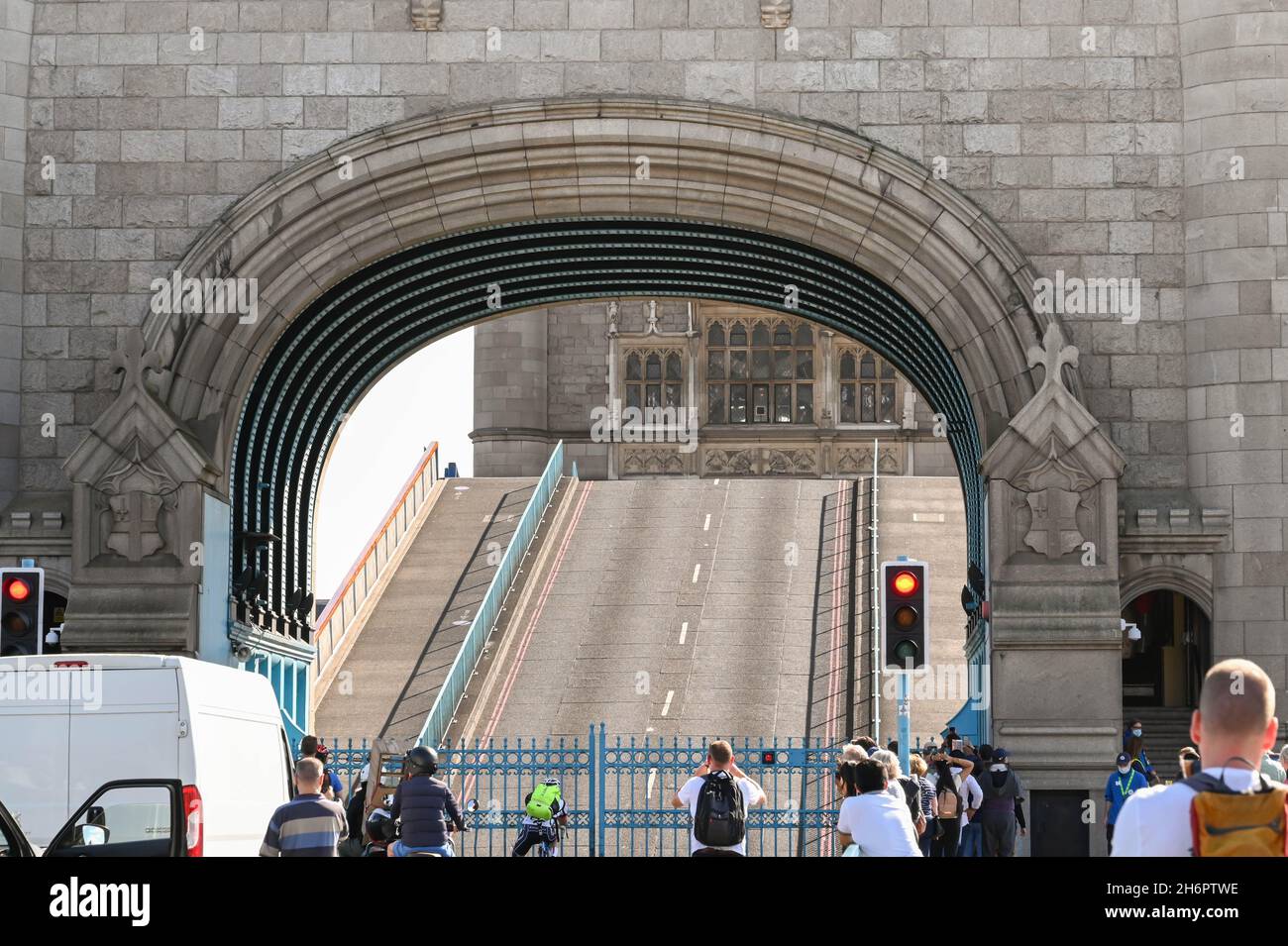 Lowered gate hi-res stock photography and images - Alamy