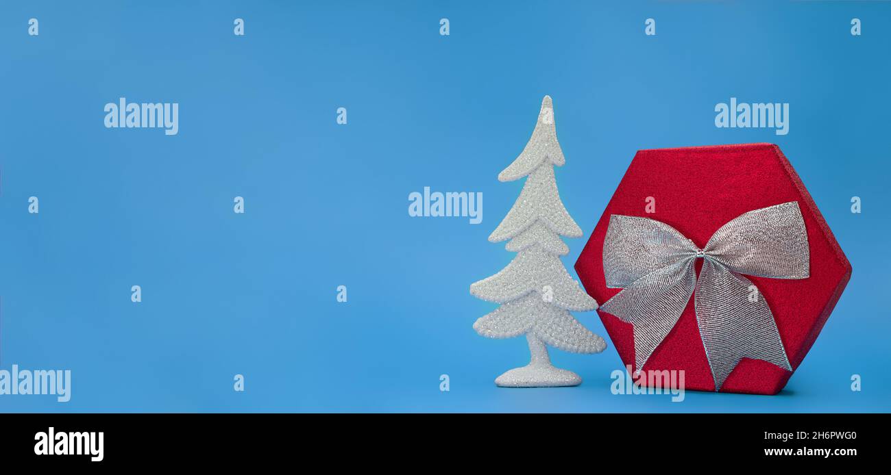 Big red box hi-res stock photography and images - Alamy