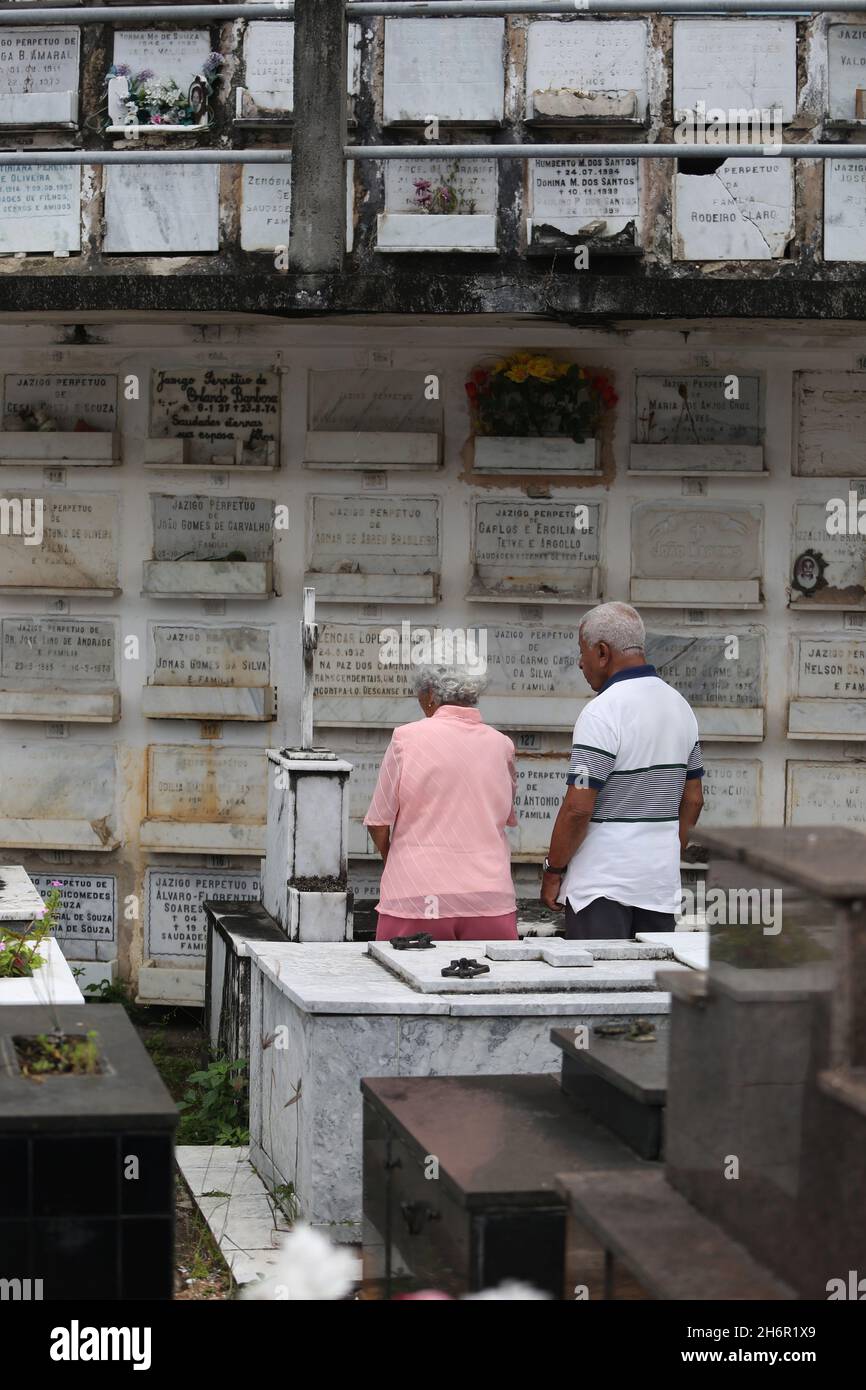 Death grief sorrow crying coffin hi-res stock photography and images ...