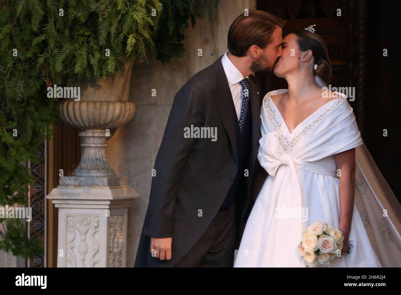Prince Philippos of Greece and Nina Flohr marriage in Athens Cathedral ...