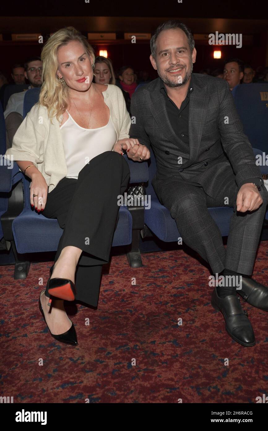 Berlin, Germany. 17th Nov, 2021. The actors Saskia de Tschaschell and ...