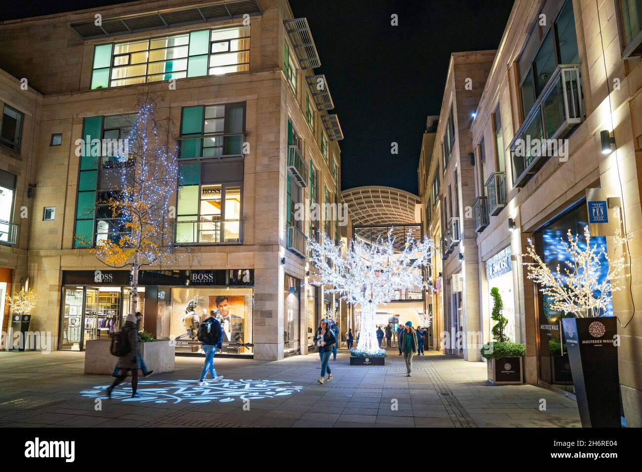 Multrees wlak shopping street hi-res stock photography and images - Alamy