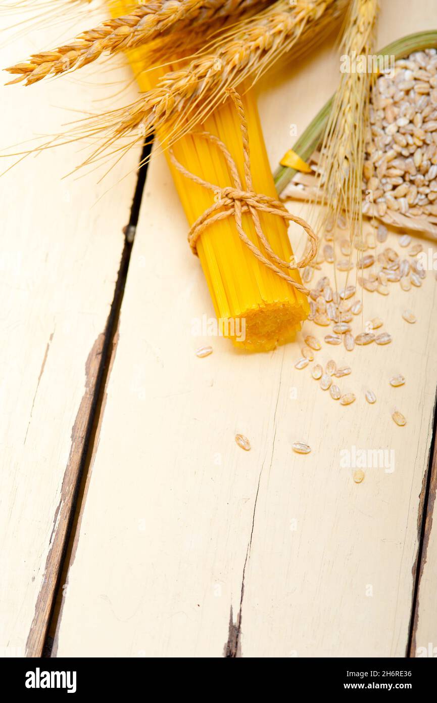 organic Raw italian pasta and durum wheat grains crop Stock Photo - Alamy