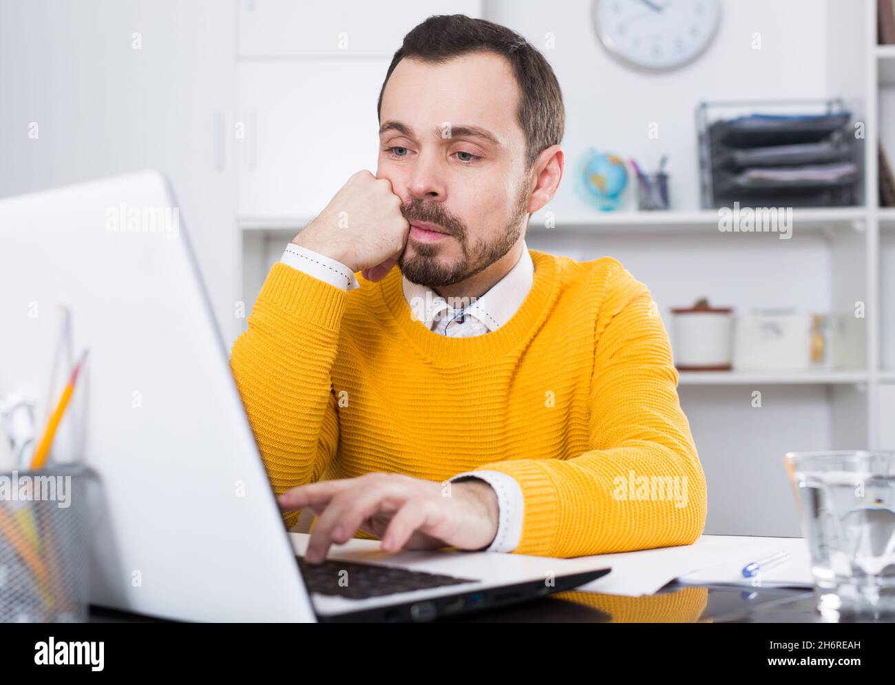 Facing difficulty hi-res stock photography and images - Alamy