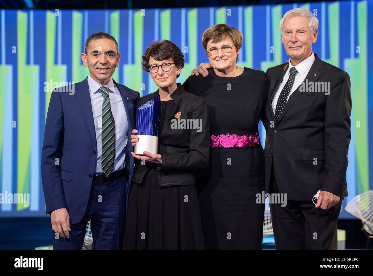Berlin, Germany. 17th Nov, 2021. Ugur Sahin (l-r), his wife Özlem ...