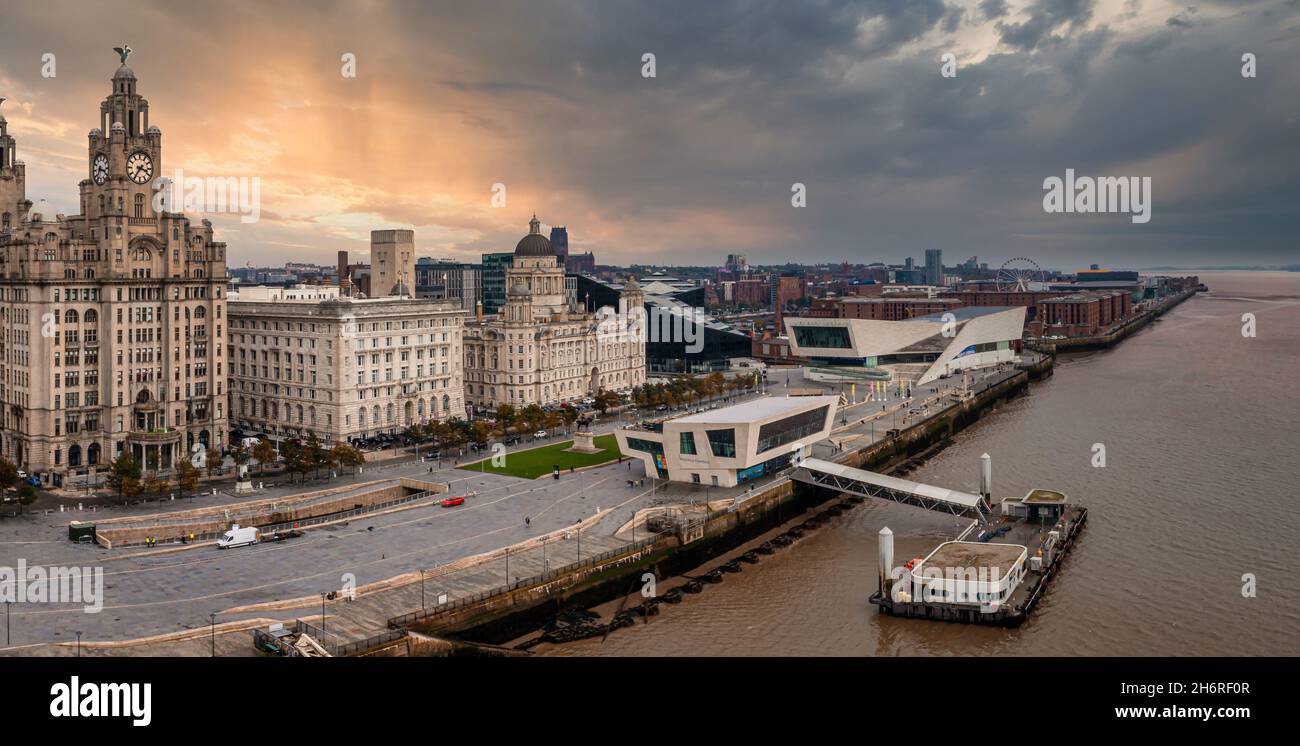Beautiful panorama of Liverpool waterfront in the sunset Stock Photo ...