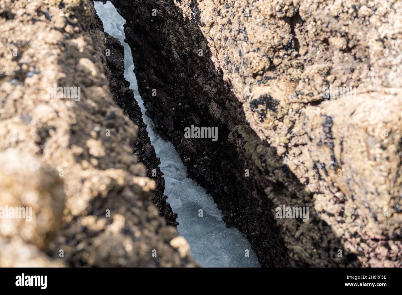 Rock formation at Karekare beach, New Zealand Stock Photo - Alamy