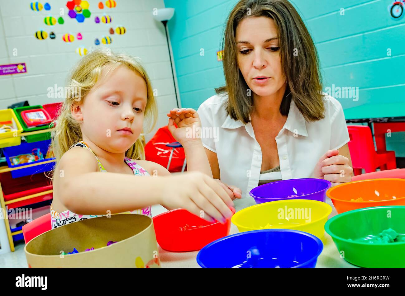 Pre k girl hi-res stock photography and images - Alamy