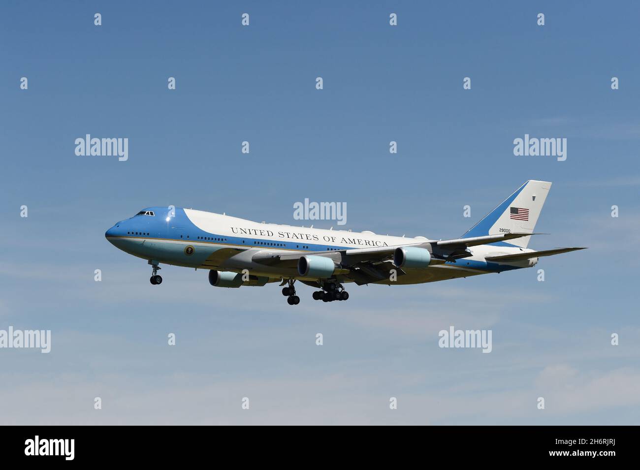 Air Force One, Sam 29000 landing at NAF El Centro, California, April ...