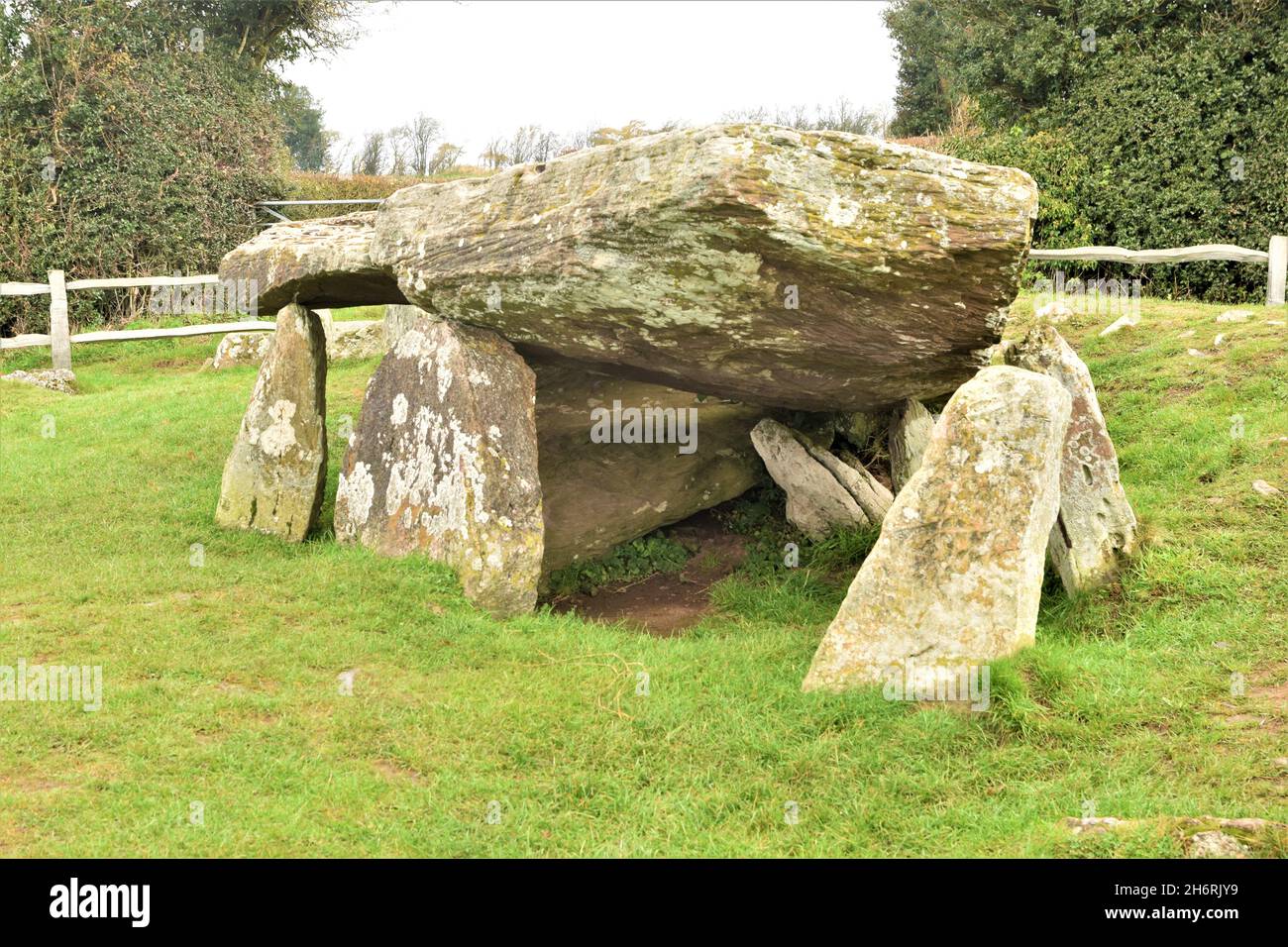 Arthurs stone dorstone herefordshire neolithic hi-res stock photography ...