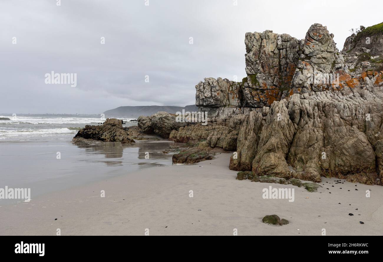Grotto beach hi-res stock photography and images - Alamy
