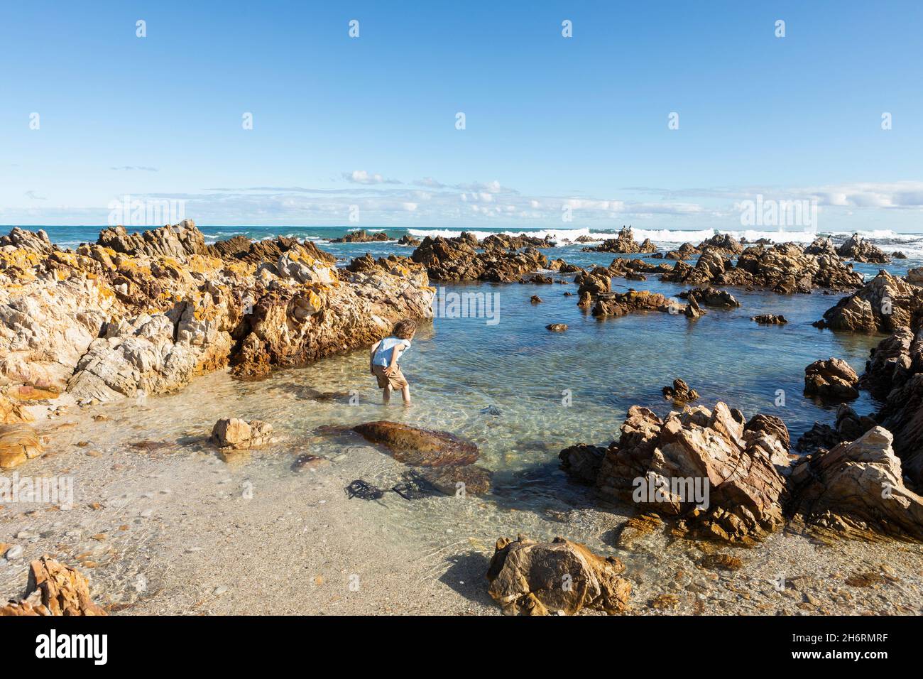 Exploring rockpools hi-res stock photography and images - Alamy