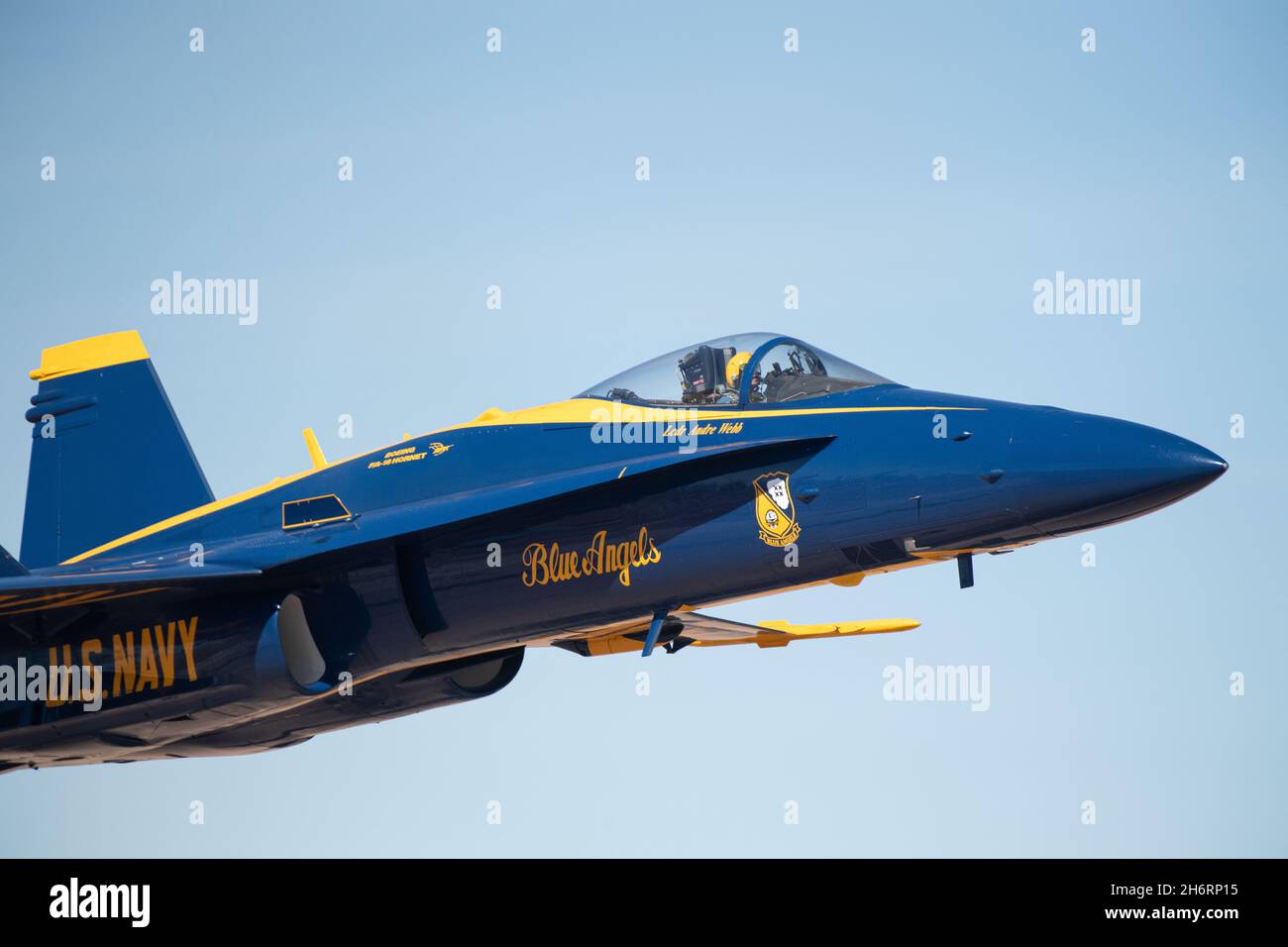 Blue angels solo pilots hi-res stock photography and images - Alamy