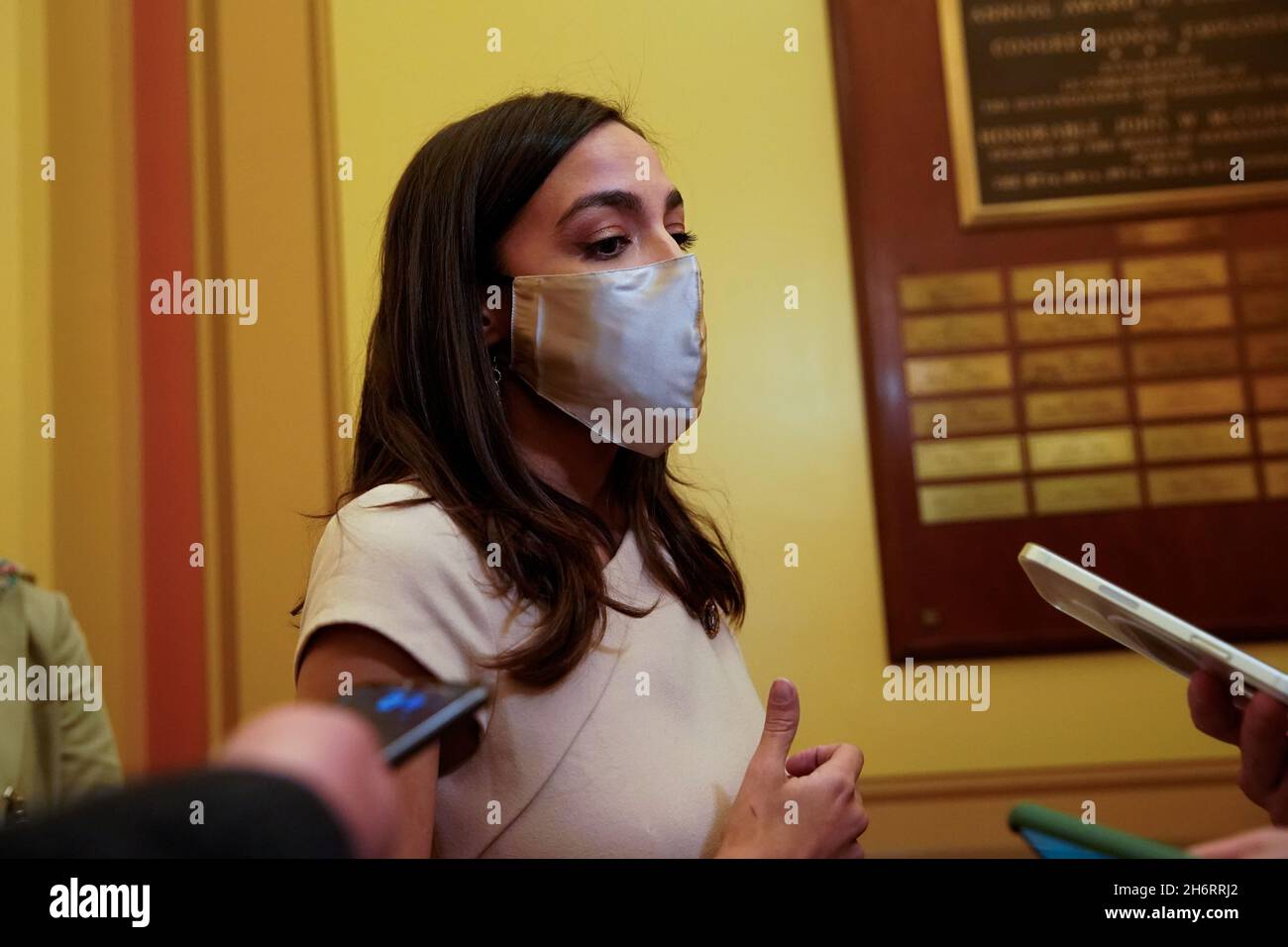 Reporters alexandria ocasio cortez hi-res stock photography and images ...
