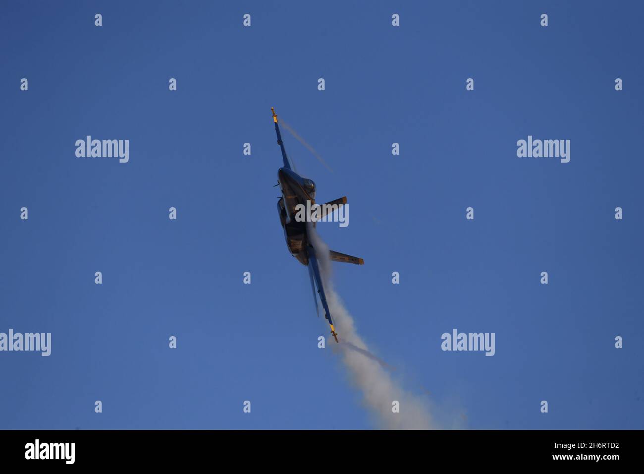 Blue Angel 5 breaks right with transonic vapor after pass at show ...