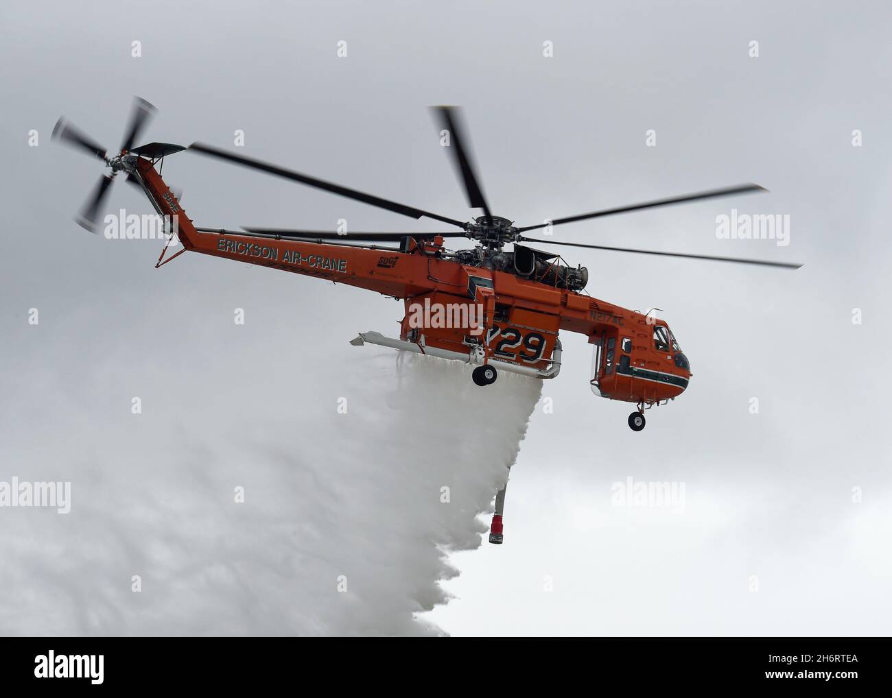 Sikorsky sky crane helicopter hi-res stock photography and images - Alamy