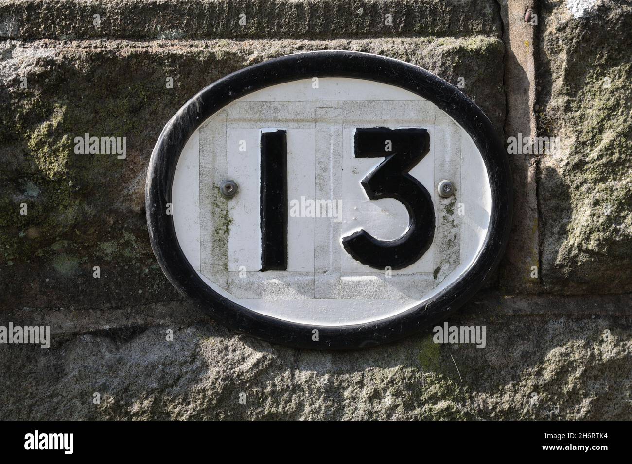 Cast iron bridge plate hi-res stock photography and images - Alamy
