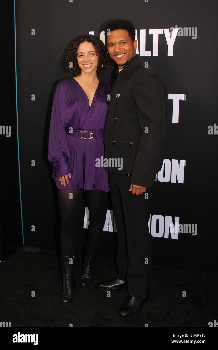 New York, NY, USA. 17th Nov, 2021. Kiana Madeira and Lovell Adams-Gray ...