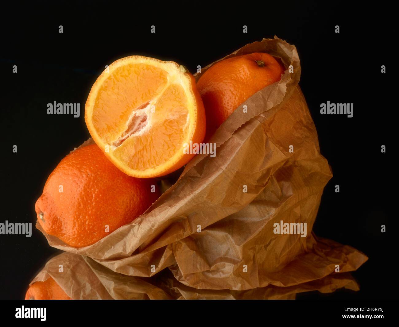 Super juicy Mineola (Grapefruit / Tangerine} natural fruit still-life ...