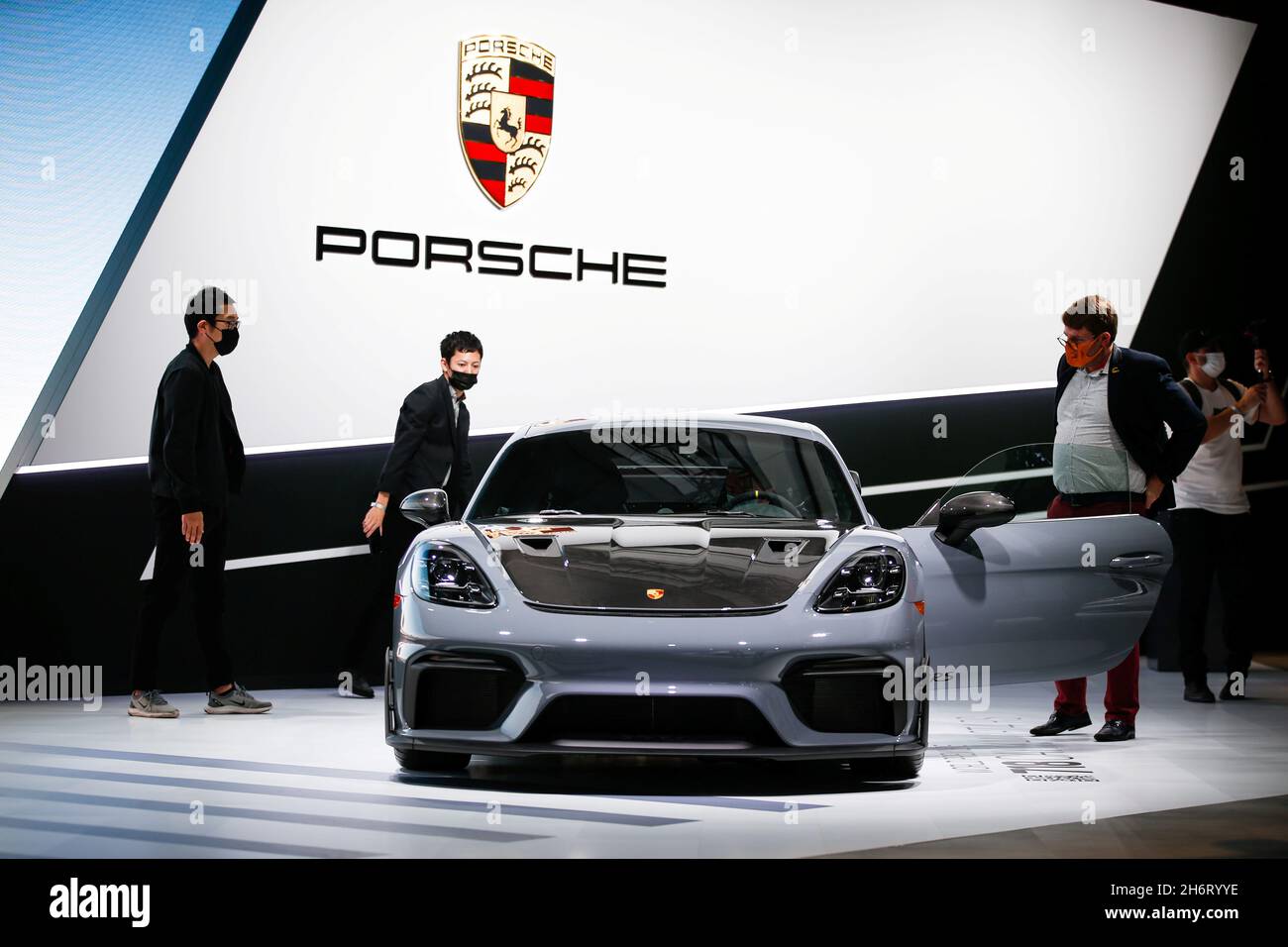 Porsche cayman 718 gt4 rs hi-res stock photography and images - Alamy