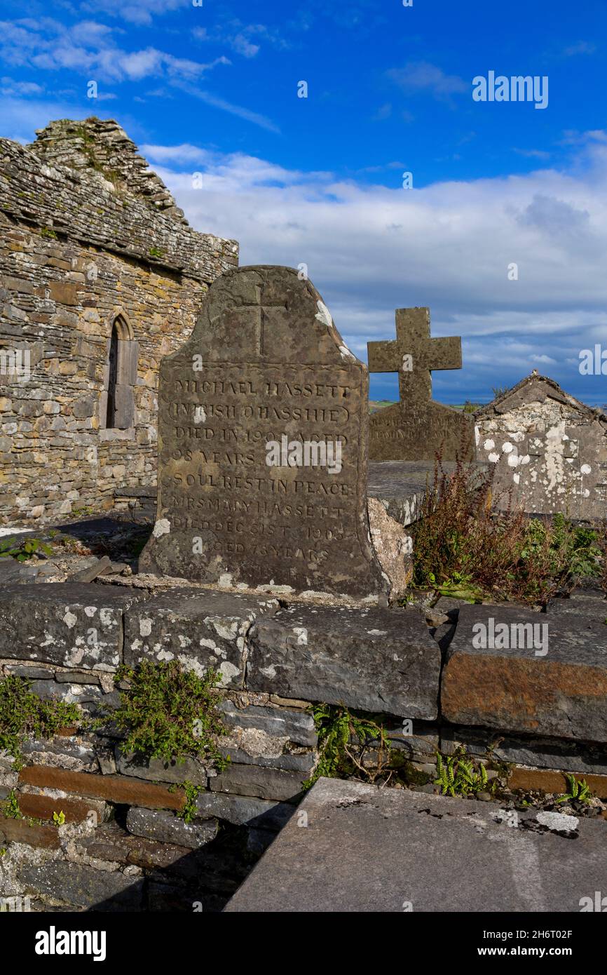 Graveyard on Scattery Island, County Clare, Ireland Stock Photo - Alamy