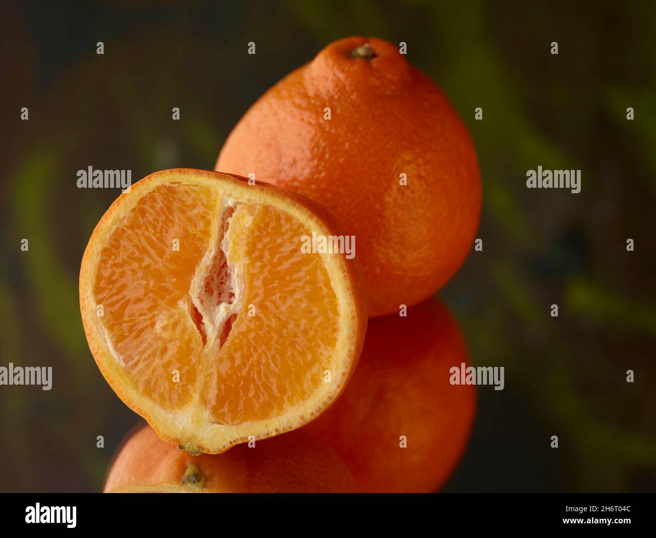 Super juicy Mineola (Grapefruit / Tangerine} natural fruit still-life ...