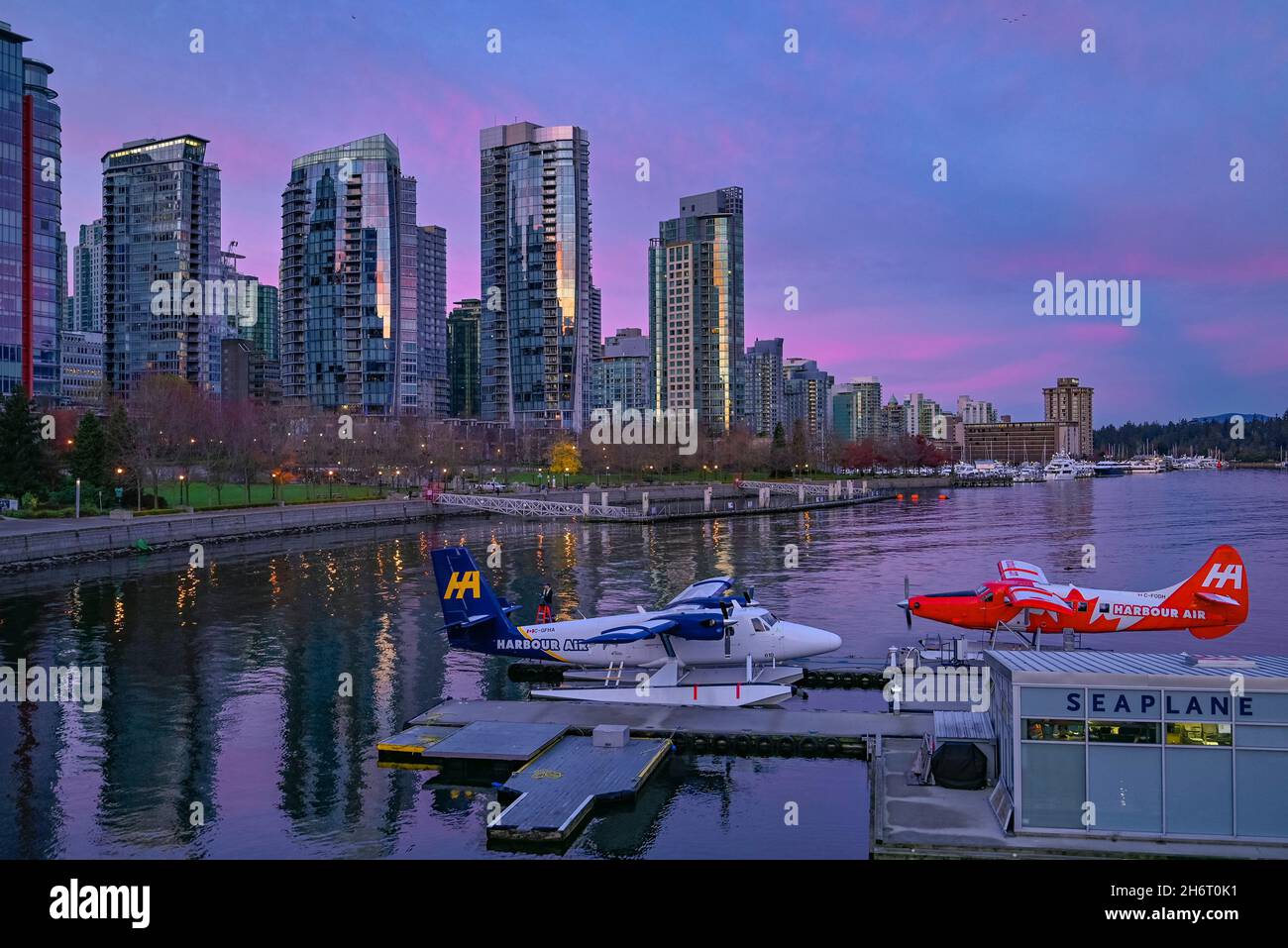 Vancouver sea plane hi-res stock photography and images - Alamy