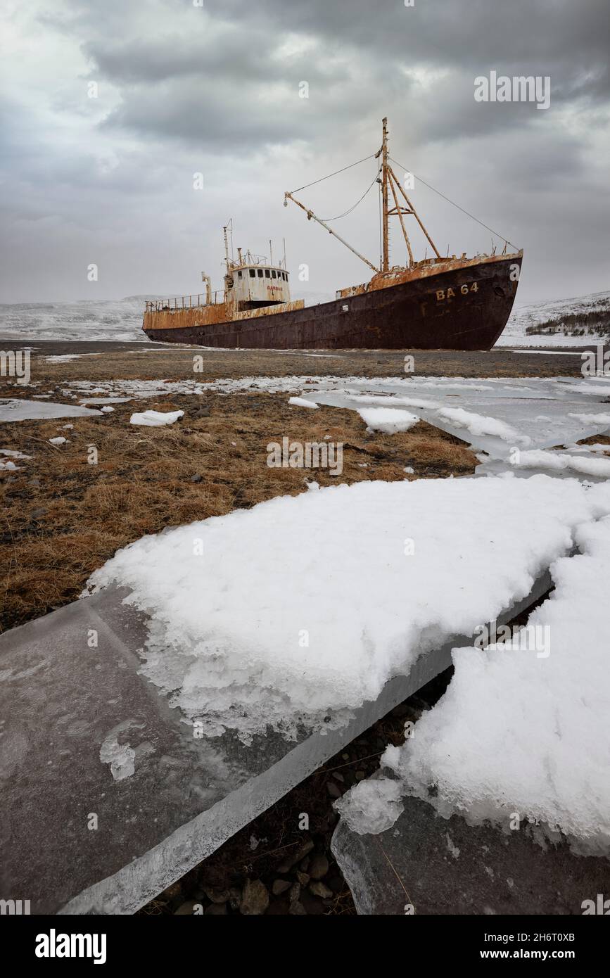 Vertical stranded hi-res stock photography and images - Alamy